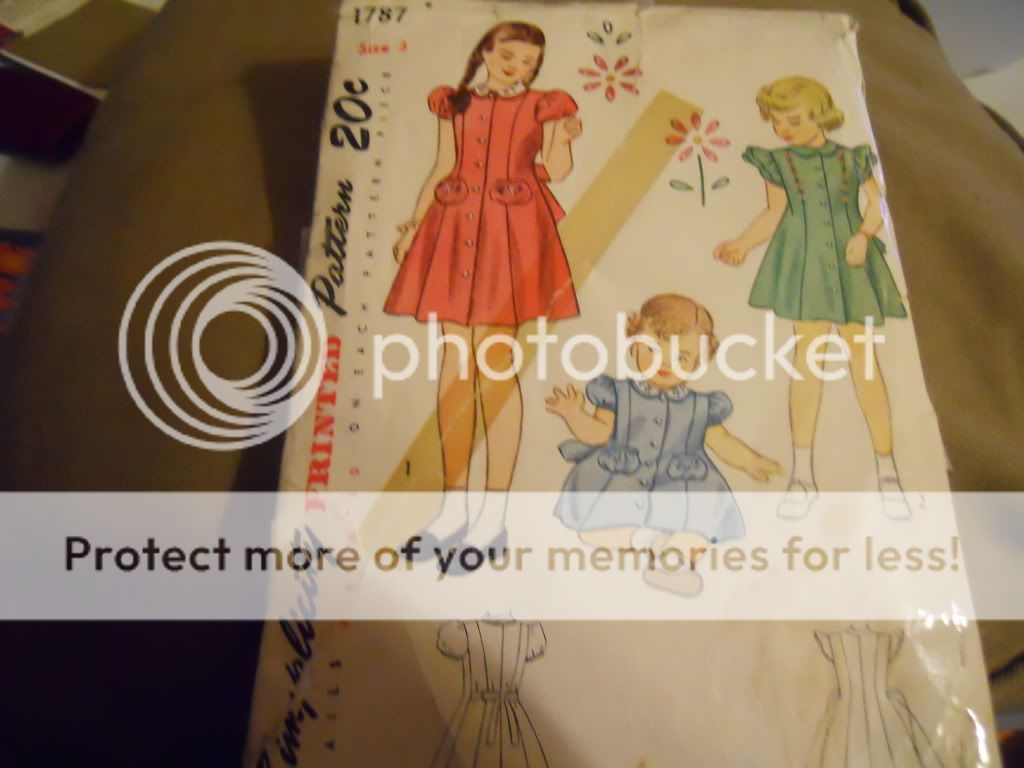 Simplicity Evie's 1946 Princess Dress 1787 pattern review by BrightFeather